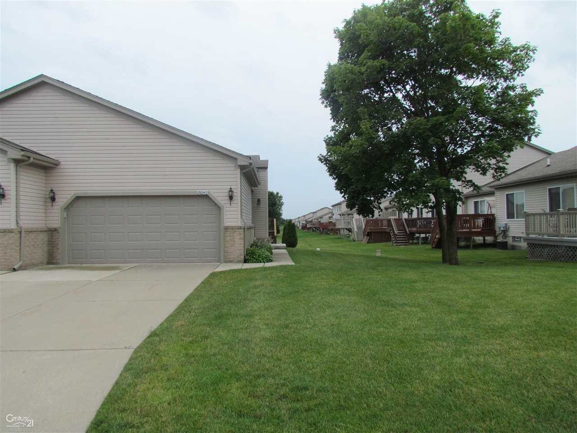 29240 Red Maple Dr, New Baltimore, MI 48051 - Condo for Rent in New ...