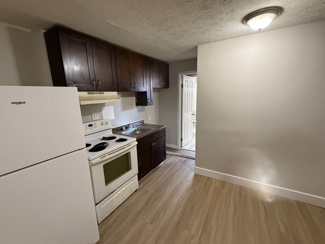 West Galbraith Apartments - 1209 W Galbraith Rd Cincinnati, OH 45231 ...