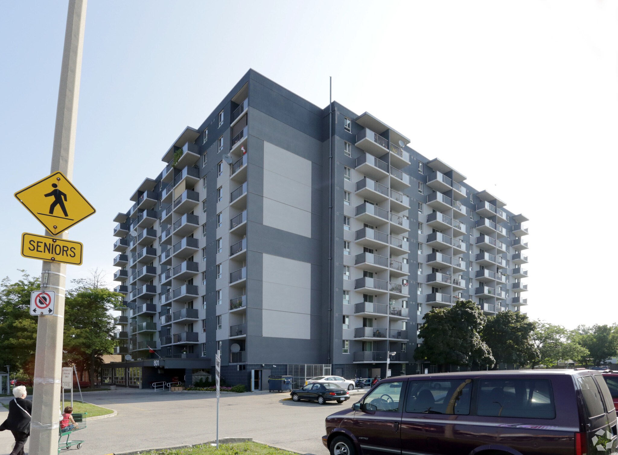 Swansea Apartments Apartments - 801 Upper Gage Ave Hamilton, ON ...