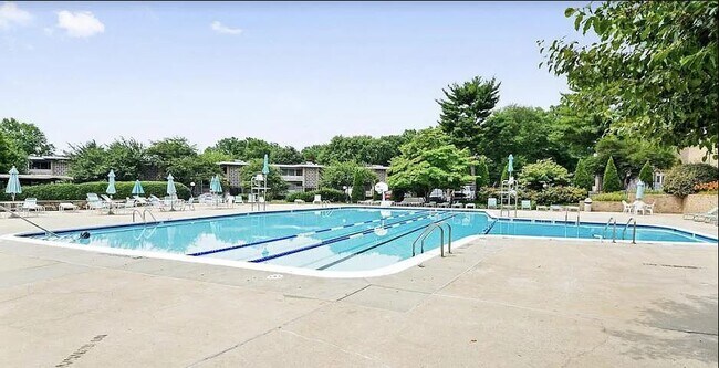 7561 Spring Lake Dr Unit C1, Bethesda, MD 20817 - Condo for Rent in ...