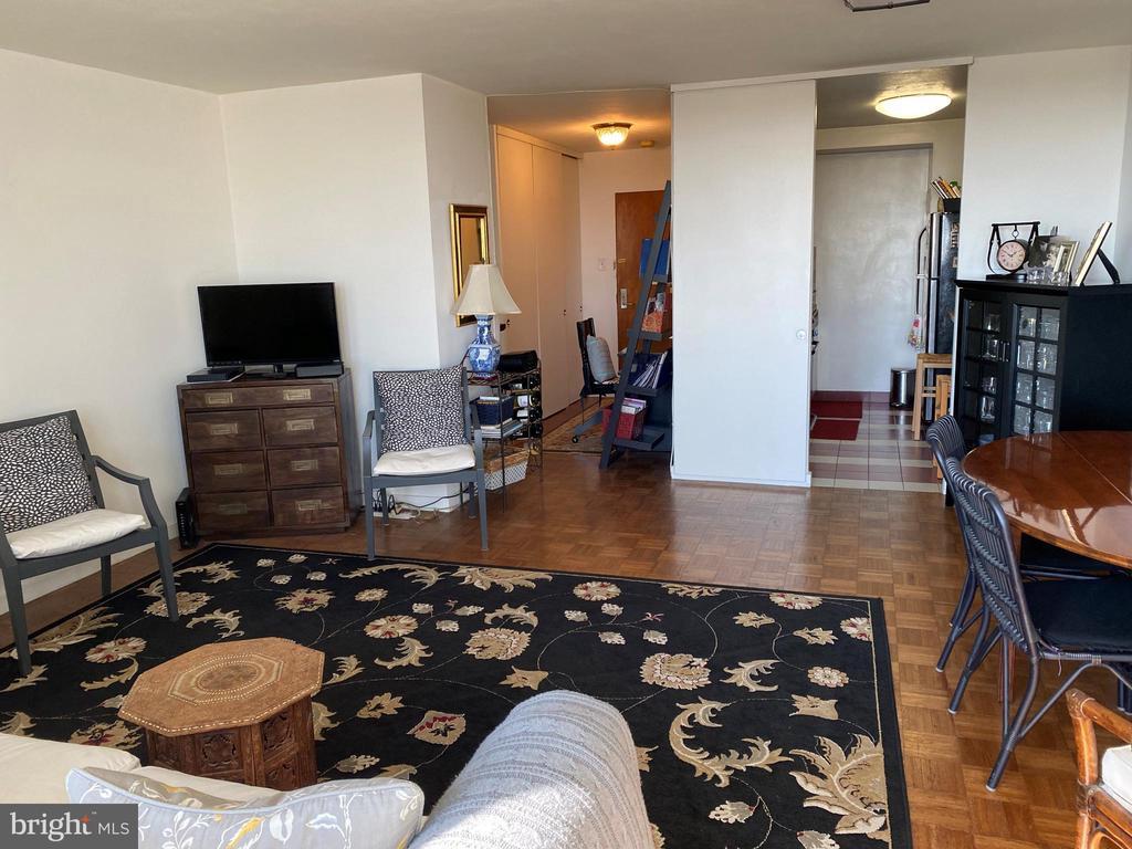 604 S Washington Square Unit 909, Philadelphia, PA 19106 - Room for ...