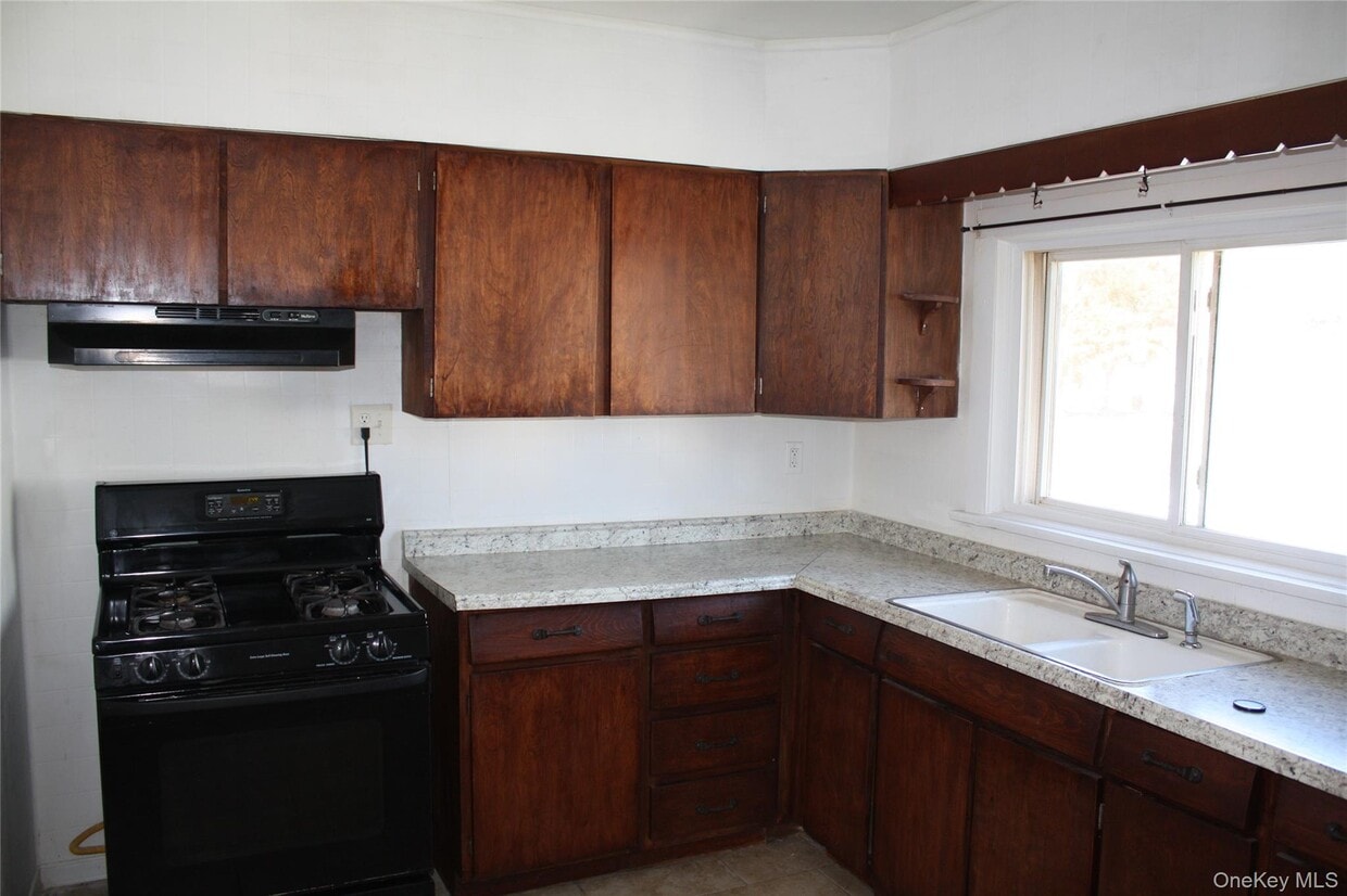 14 Liberty St Unit B, Port Jervis, NY 12771 - Room for Rent in Port ...