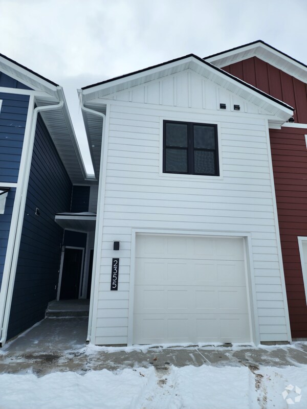 Estates at River Prairie Apartments for Rent with a Garage - Altoona ...