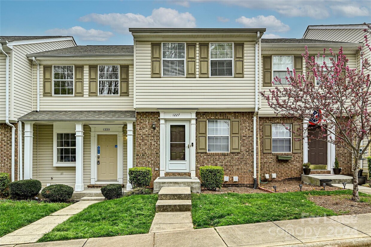 1227 Maple Shade Ln, Charlotte, NC 28270 - Townhome Rentals in ...