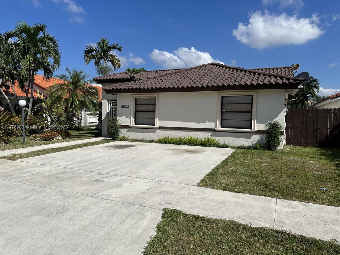 14233 SW 54th St, Miami, FL 33175 - House Rental in Miami, FL ...