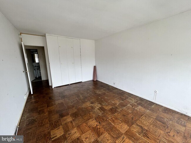 210 Locust St Unit 24FW, Philadelphia, PA 19106 - Room for Rent in ...