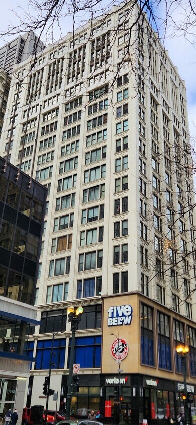 8 W Monroe St Unit 601, Chicago, IL 60603 - Condo for Rent in Chicago ...