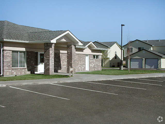 Creekside Arbour - 1425 E 5th Ave Meridian, ID 83642 | Apartments.com
