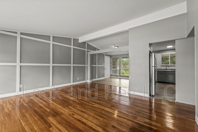 10626 Old Halls Ferry Rd, Country Club Hills, MO 63136 - House Rental ...