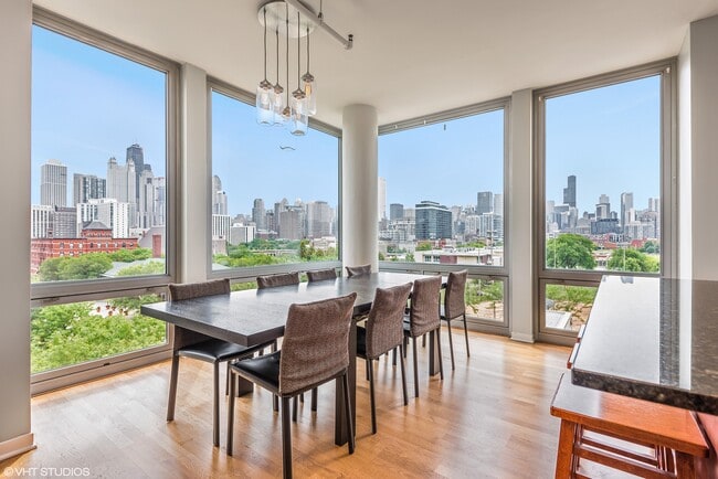 Downtown Chicago Apartments for Rent with a Garage - Chicago, IL ...