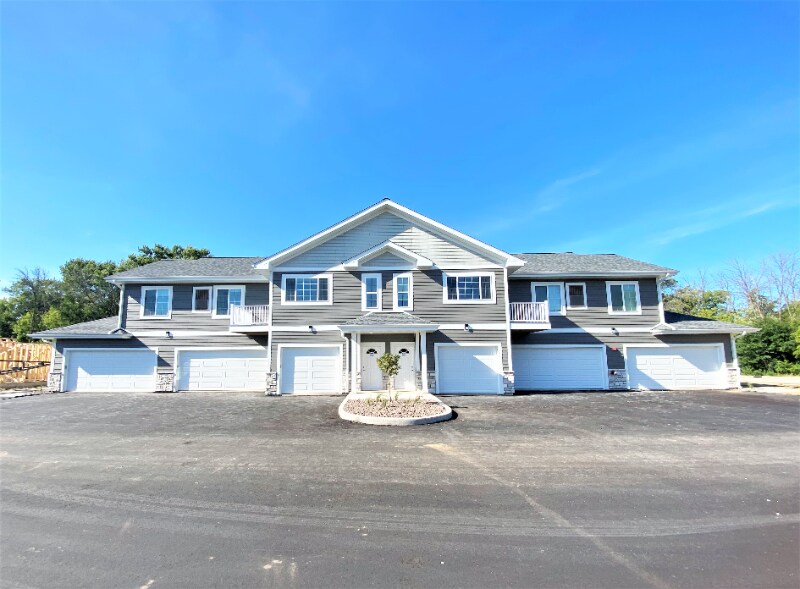 214 6th St, Waterford, WI 53185 | Apartments.com