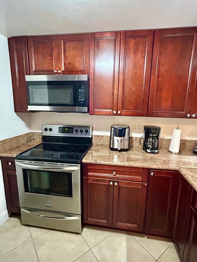 550 Bayshore Dr Unit 215, Fort Lauderdale, FL 33304 - Condo for Rent in ...