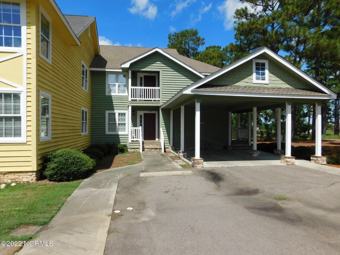 108 Old Course Rd, Aberdeen, NC 28315 - Condo for Rent in Aberdeen, NC ...