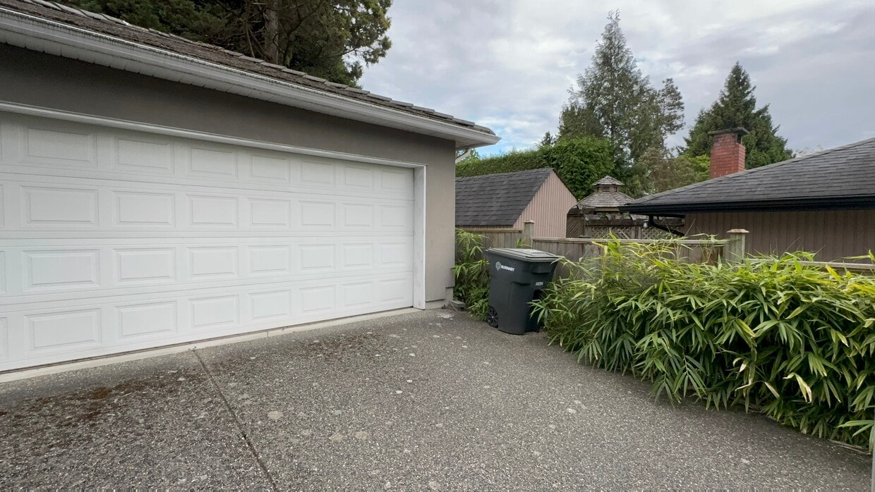 3730 Phillips Av, Burnaby, BC V5A 2X1 - Townhouse for Rent in Burnaby ...