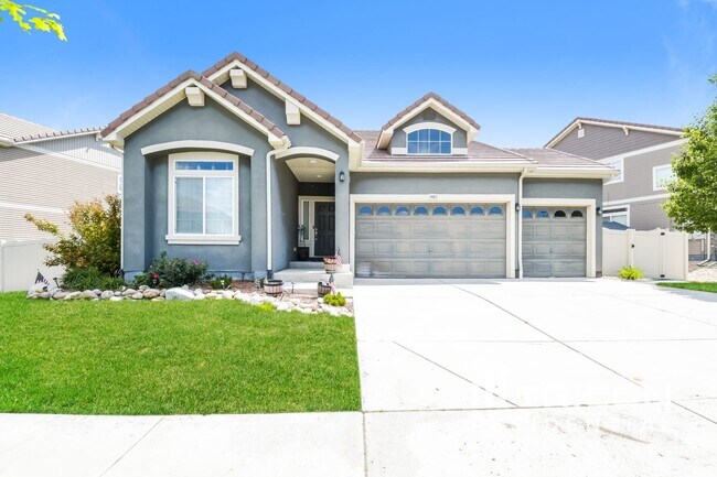 Thompson Ranch Junction Apartments for Rent with Hardwood Floors ...