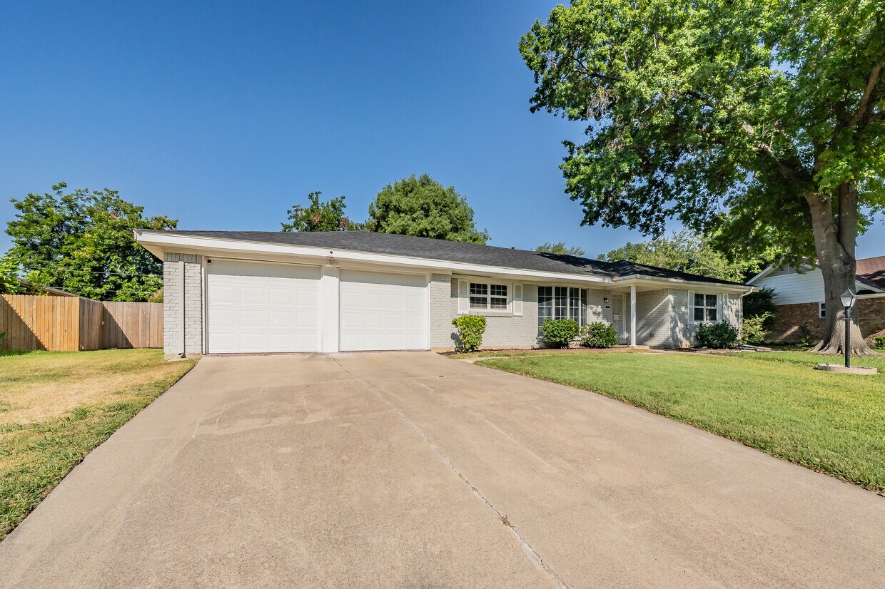 2016 Muse St, Fort Worth, TX 76112 - House Rental in Fort Worth, TX ...