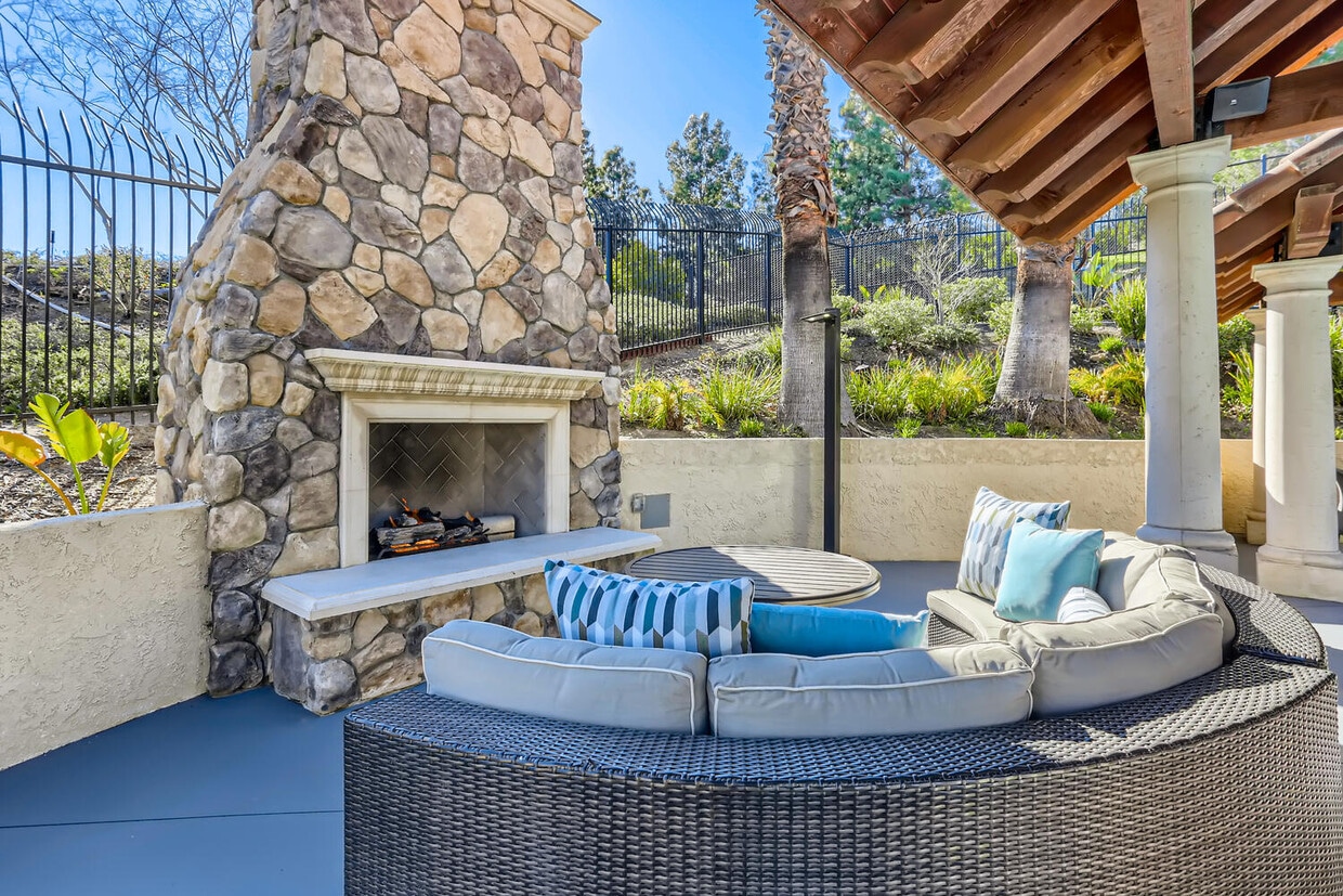 Shadow Ridge Apartment Homes - 1987 Ridgegate Ln Simi Valley, CA 93065 ...