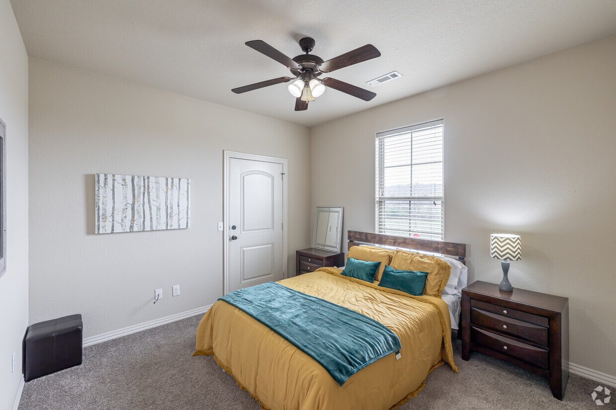 The Row @ Arkansas - 519 N Wordsworth Ln Fayetteville, AR 72704 ...
