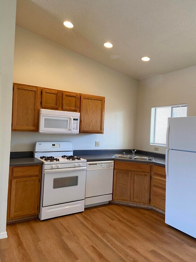 4304 Sabana Loop SE, Rio Rancho, NM 87124 - Townhome Rentals in Rio ...