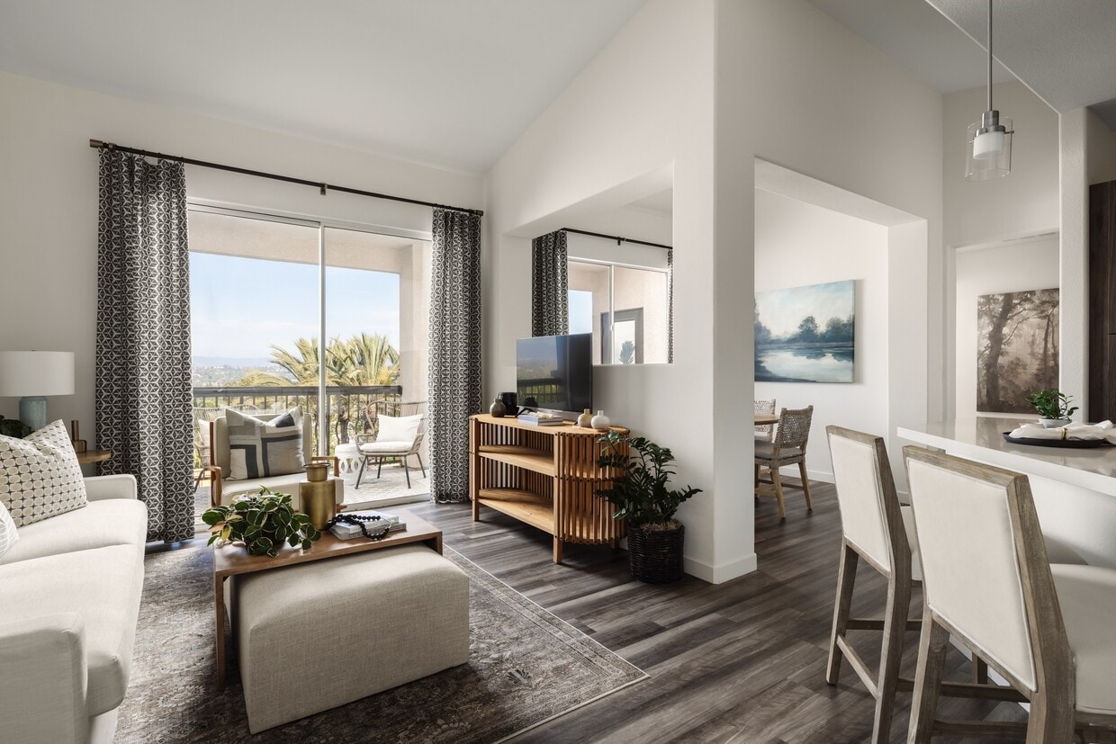 Aliso Town Center Apartments
