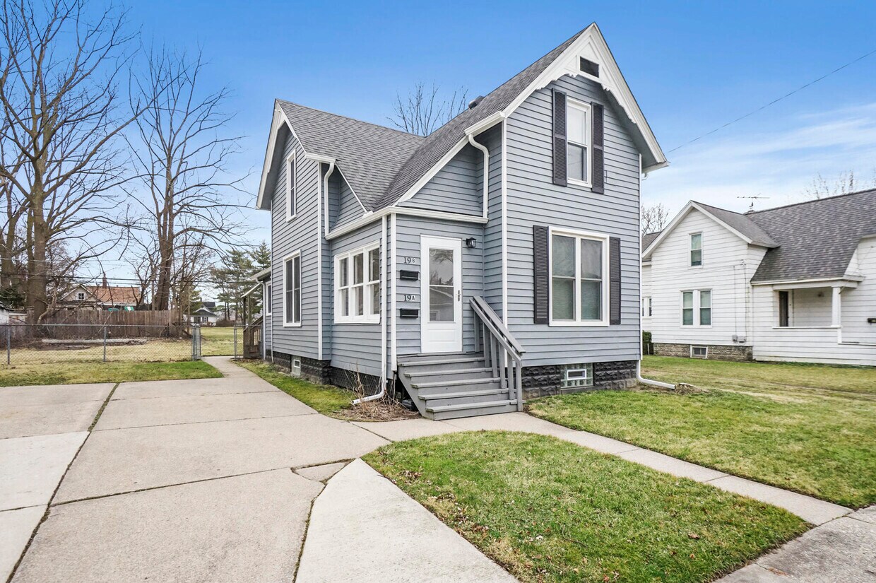 19 Leslie St, Mount Clemens, MI 48043 - House Rental in Mount Clemens ...