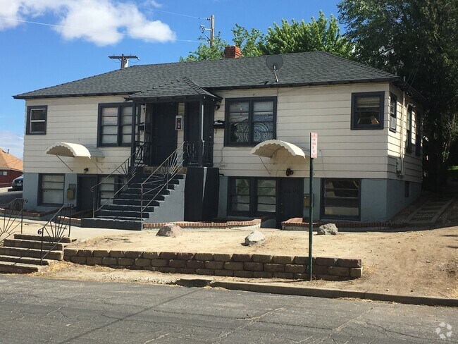 Downtown Reno Apartments for Rent with a Yard - Reno, NV - 5 Rentals ...