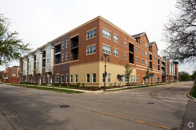 Midtown Square - Apartments in Glenview, IL | Apartments.com