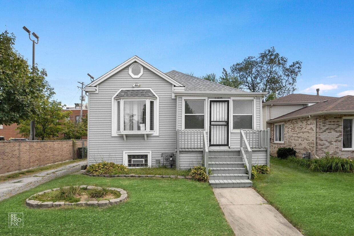 9517 Merrimac Ave, Oak Lawn, IL 60453 - House Rental in Oak Lawn, IL ...