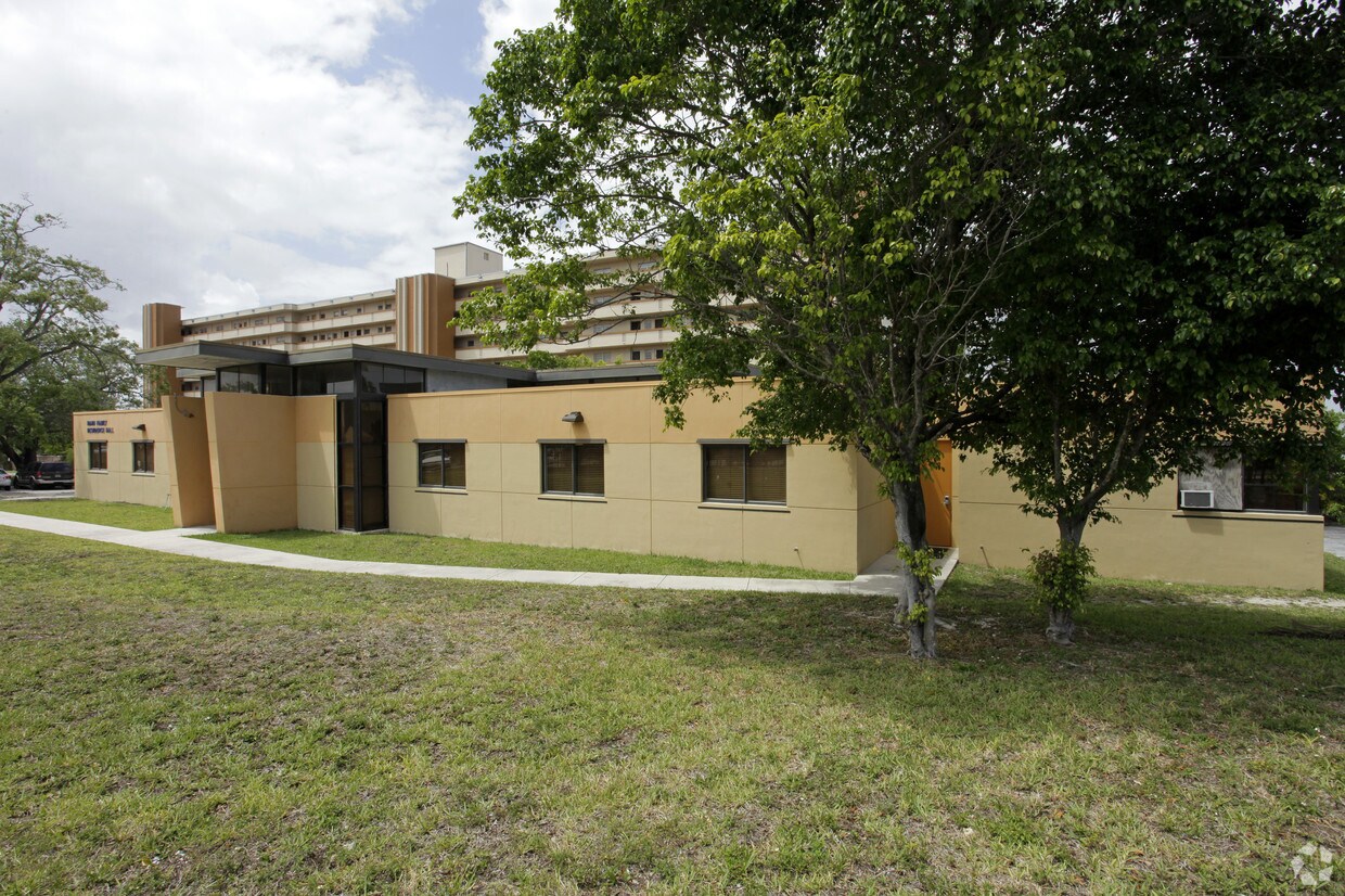 Hahn Family Residence Hall - 1055 NE 183rd St North Miami Beach, FL ...