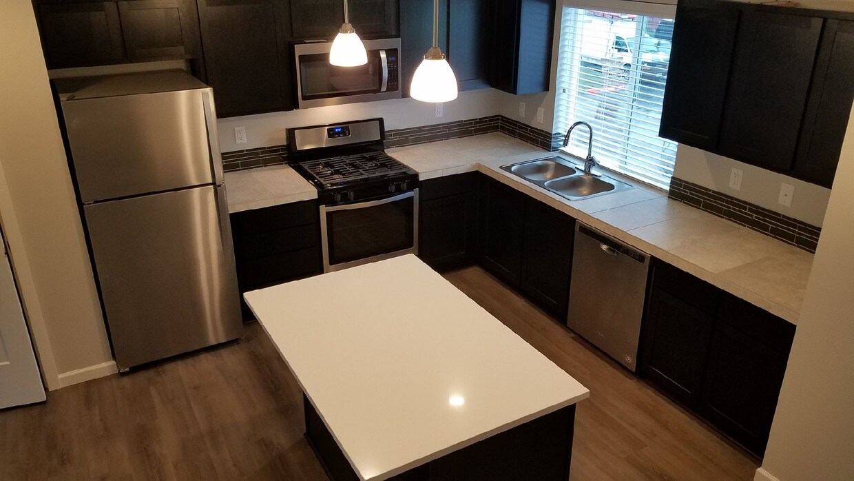 Castlegate Apartments Apartments - Portland, OR | Apartments.com