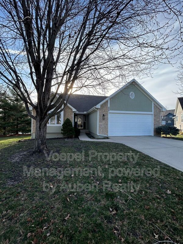 2405 SW Lilly Dr, Lee's Summit, MO 64081 - House Rental in Lee's Summit ...