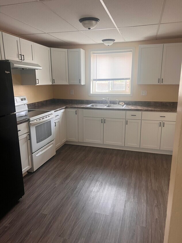 1143 Sims St Unit 3, Dickinson, ND 58601 - 1143 Sims St Dickinson, ND ...