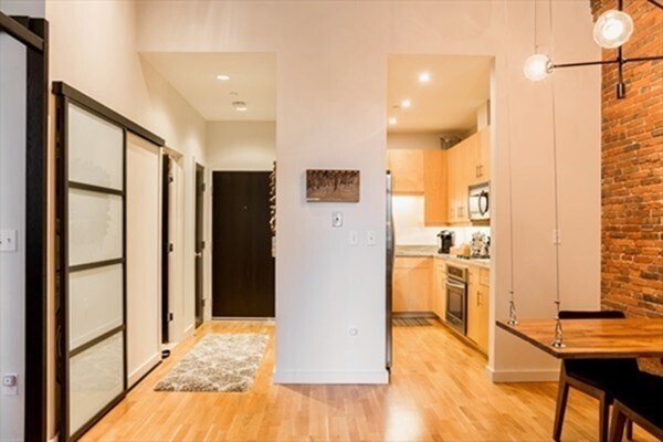 101 Broad St Unit 2D, Boston, MA 02110 - 101 Broad St Boston, MA 02110 ...