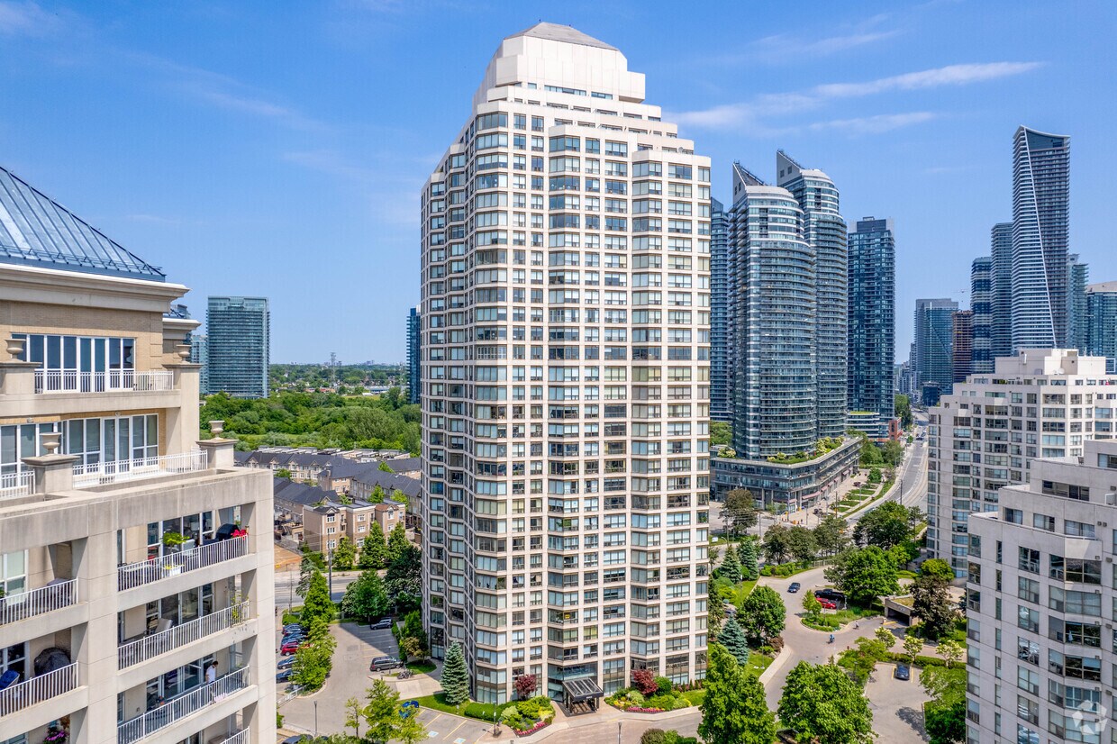 Marina Del Ray Apartments - 2261 Lake Shore Blvd Toronto, ON ...