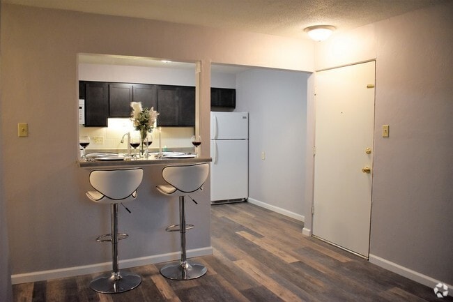 The Southampton Apartments for Rent with Hardwood Floors - Saint Louis ...