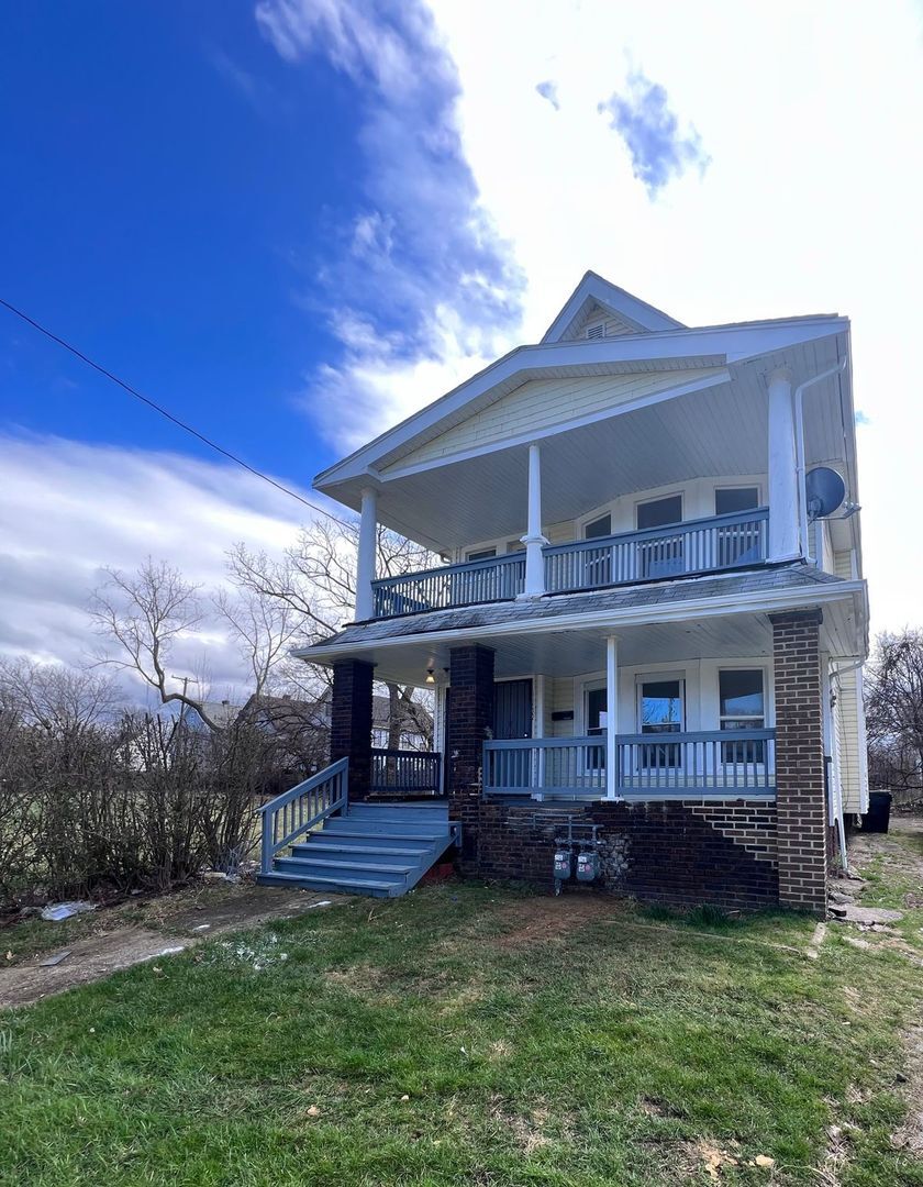 11622-11624 Ohlman Ave Unit #11622 (down), Cleveland, OH 44108 - Room ...