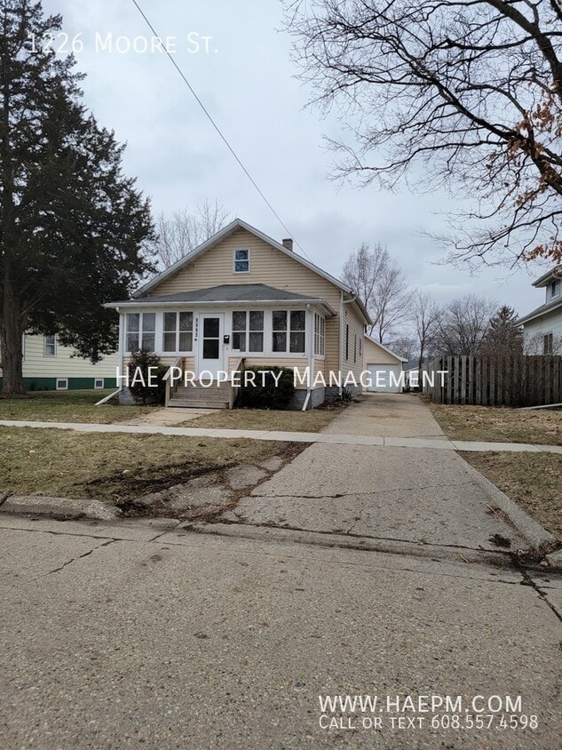 1226 Moore St, Beloit, WI 53511 - House Rental in Beloit, WI ...