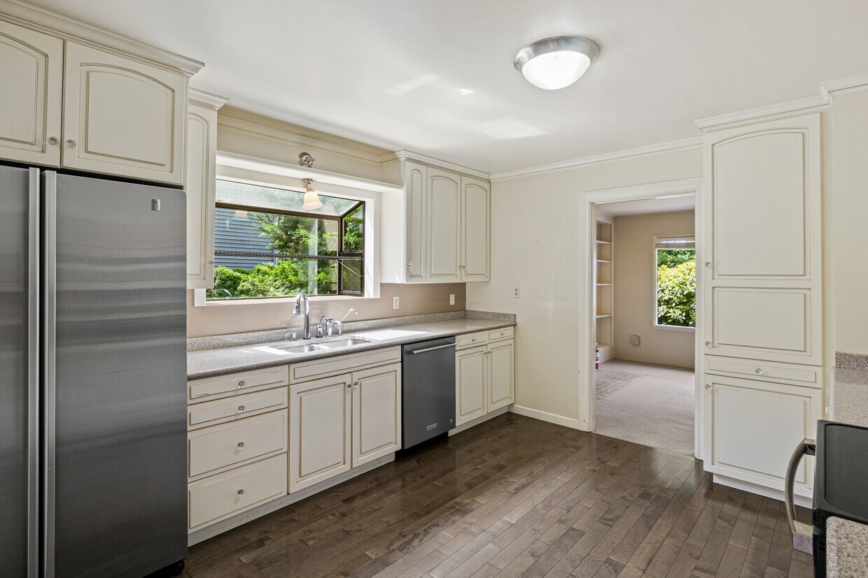 12926 Holmes Point Dr NE, Kirkland, WA 98034 - House Rental in Kirkland ...