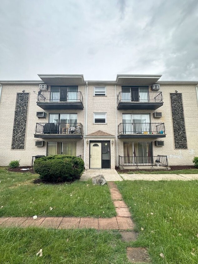 1685 Harbor Ave, Calumet City, IL 60409 - House Rental in Calumet City ...