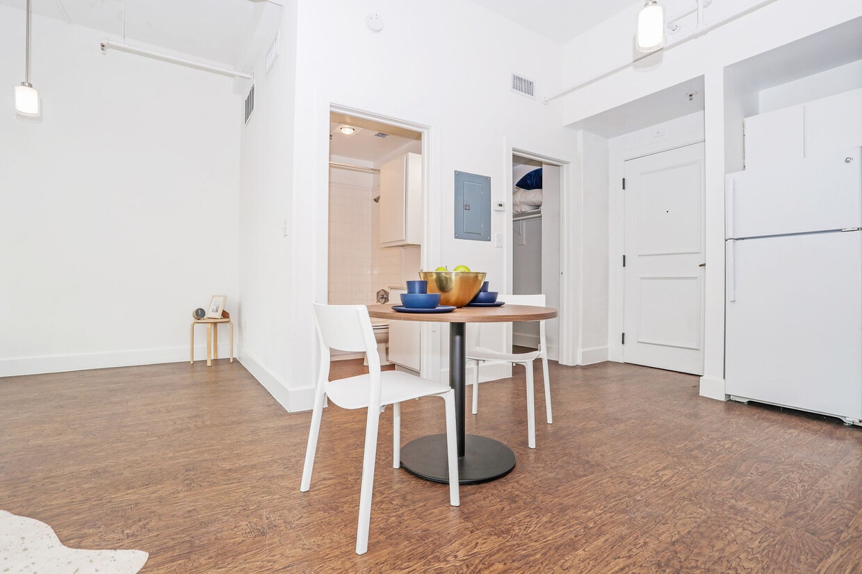 Calcasieu - 214 Broadway St San Antonio, TX 78205 | Apartments.com