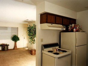 Sierra Terrace East Rentals - Bakersfield, CA | Apartments.com