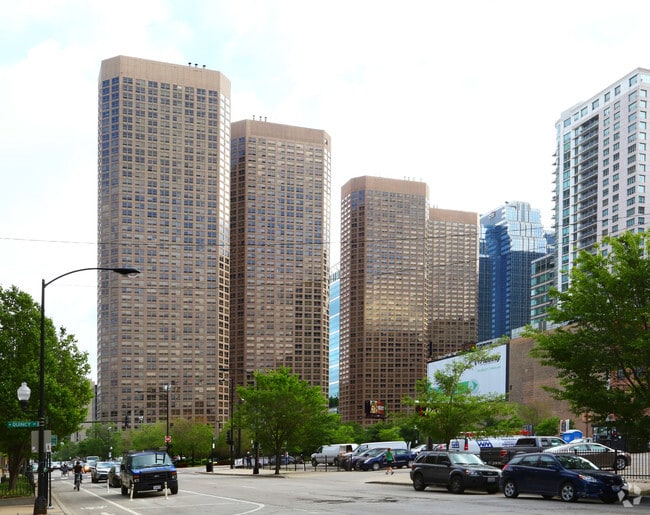 One East Delaware Rentals - Chicago, IL | Apartments.com