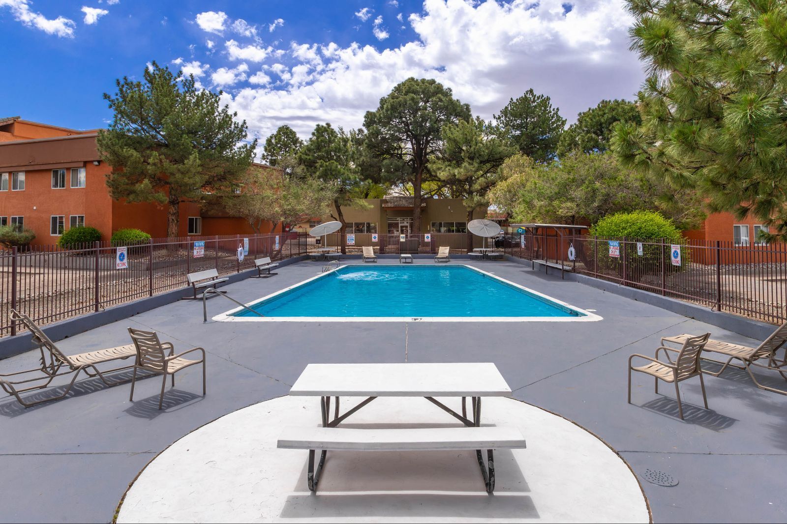 Sun Pointe Park Apartments - 4057 Montgomery Blvd Ne Albuquerque, NM ...