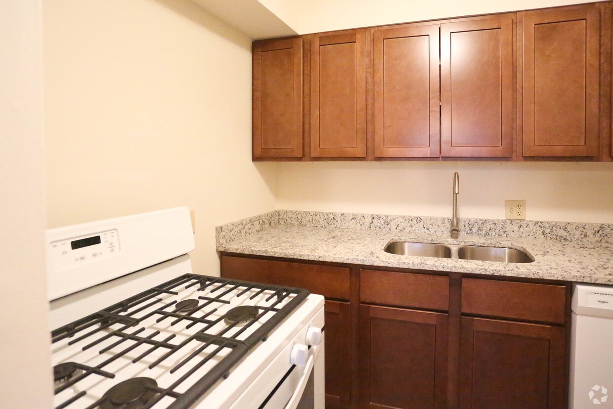 Town and Campus Apts - 2010 E Page St Springfield, MO 65802 ...