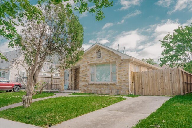 1433 Godwin St, Houston, TX 77023 - House Rental in Houston, TX ...