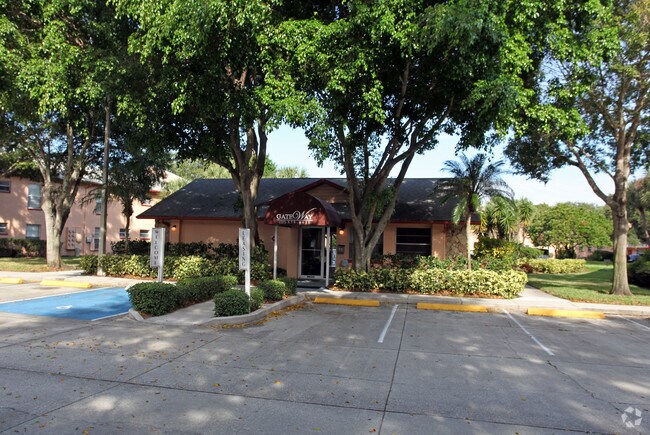 Crescent Lane Rentals - Saint Petersburg, FL | Apartments.com