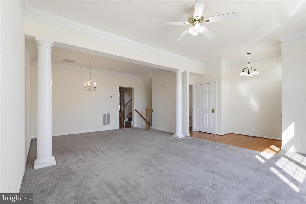 25828 Kirkwood Square, Chantilly, VA 20152 - Townhome Rentals in ...