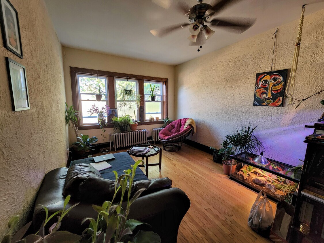 1013 E Center St Unit 4, Milwaukee, WI 53212 - Apartments in Milwaukee ...