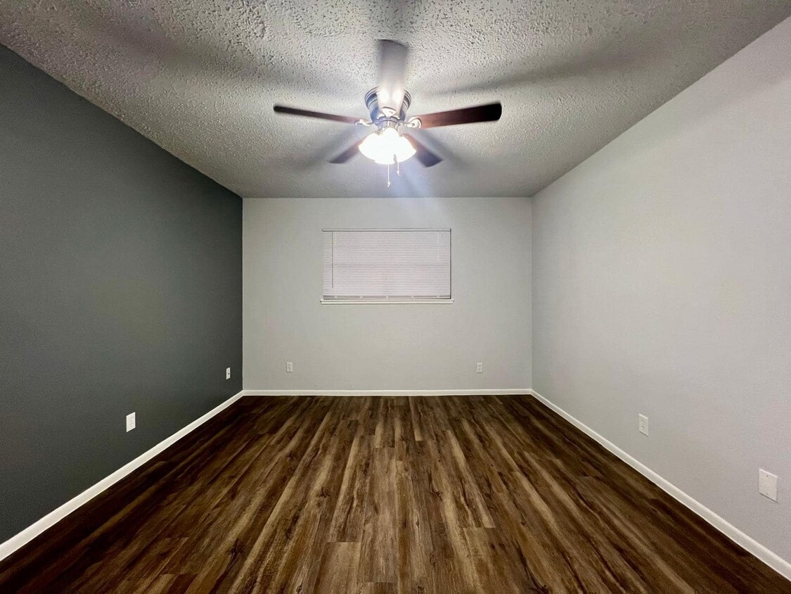 The Monark Apartments - 1600 Tamarack Ave McAllen, TX 78501 ...