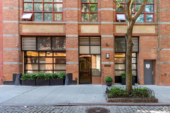 132 Perry St, New York, NY 10014 - Apartments in New York, NY ...